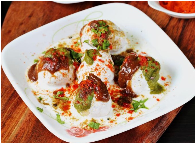 Taste these traditional Holi dishes to dive into the festivity this 2019